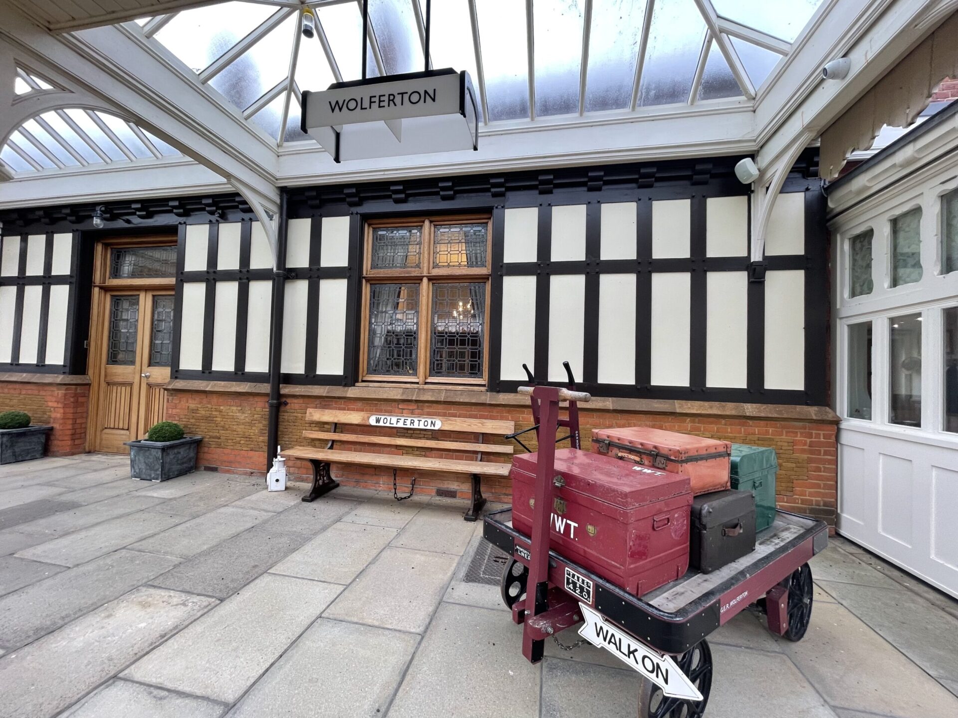 Wolferton Station - a Royal Favourite - Ellee Seymour, Author
